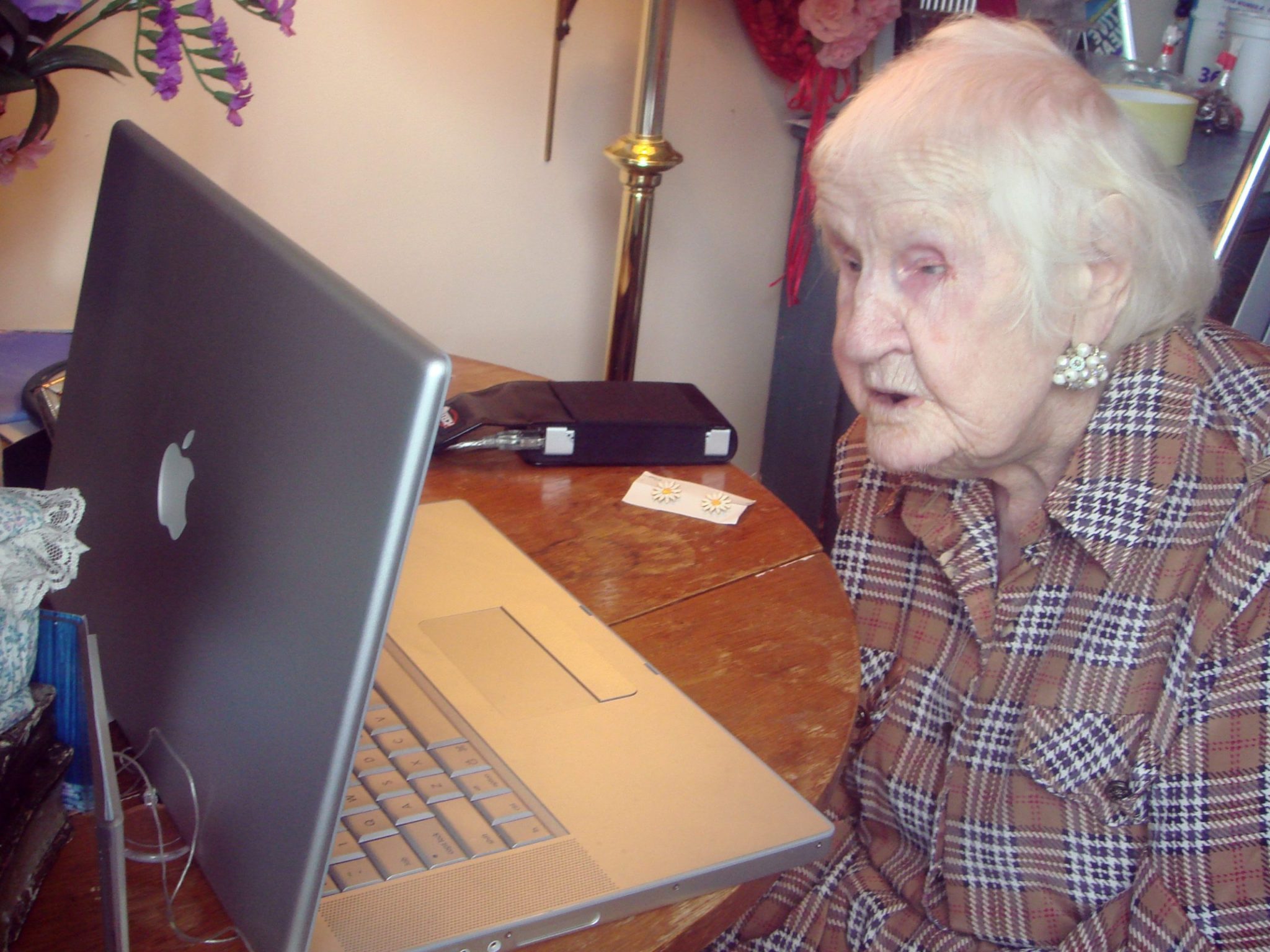 The Story of Ruth, Once the World's Oldest Blogger - Growing Bolder®